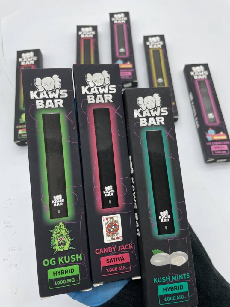KAWS BAR DISPOSABLE - KAWS BAR DISPOSABLE